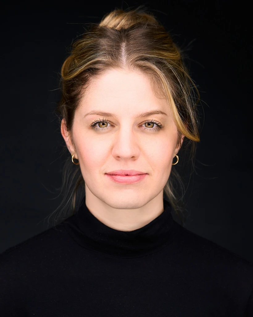 Clara Mills-Karzel | Bühne Baden